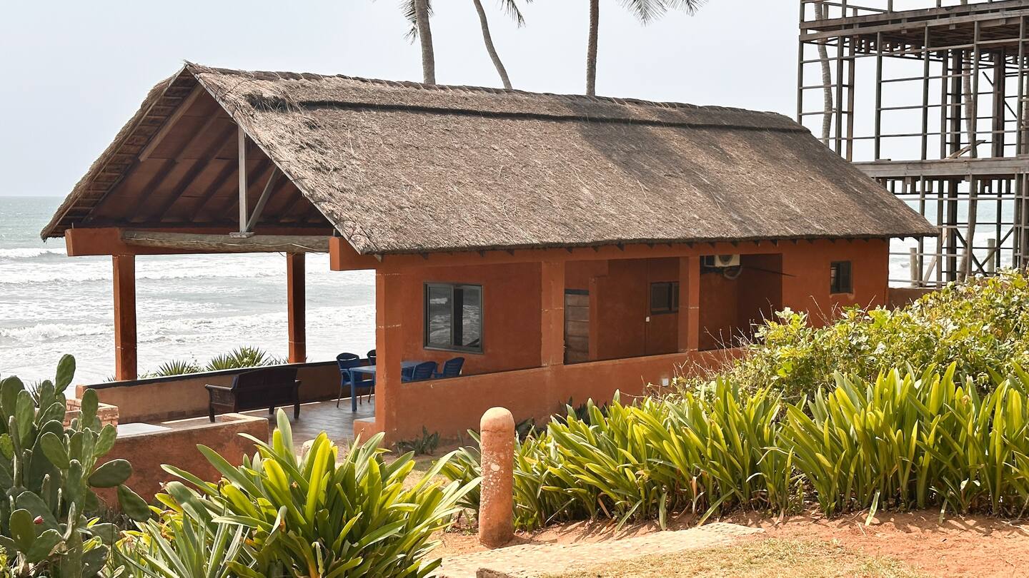 Oceanfront Chalet - Sankofa Beach - The Residences